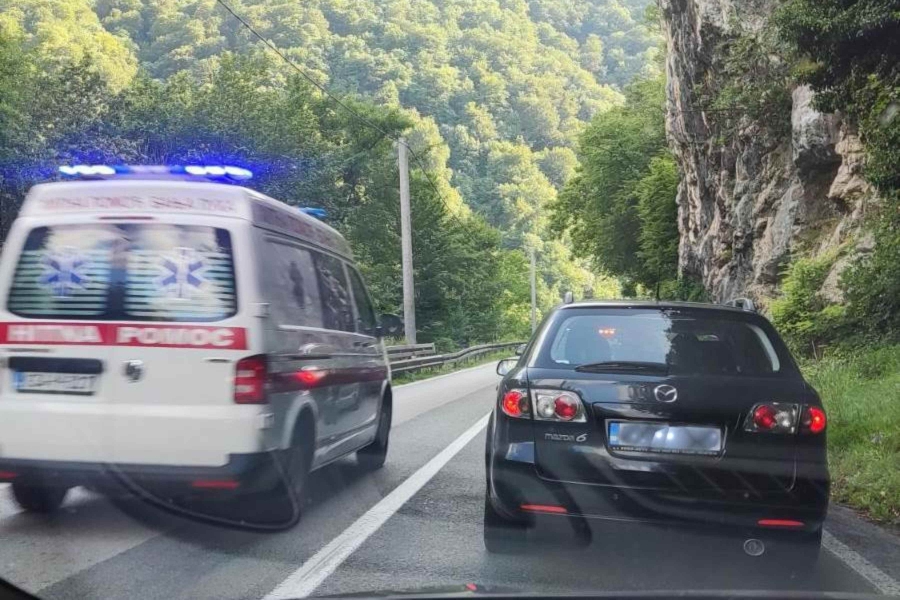 STRAVIČAN SUDAR U KANJONU TIJESNO: Poginula jedna osoba, povrijeđene dvije osobe | Slobodna Bosna