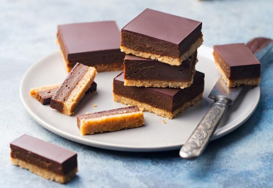 POSLASTICA ZA SVAKO DOBA DANA: Slojevi karamela i čokolade na prhkom ...