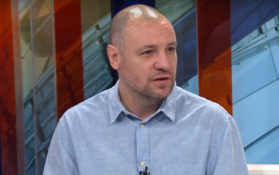 TABLOIDI BRANE NEODBRANJIVO, VLAST ŠUTI: Skup podrške napadnutom ...