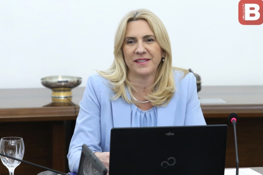 ŽELJKA CVIJANOVIĆ MALO POŽURILA: 'Danas je početak Svesrpskog sabora; Ono praktično uvijek je ...