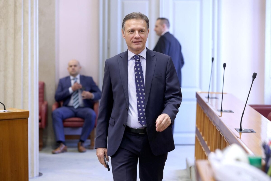 PRATILI SUSRET HRVATSKE I ŠPANIJE: Jandroković objašnjavao javnosti ... PRATILI SUSRET HRVATSKE I ŠPANIJE: Jandroković objašnjavao javnosti ...