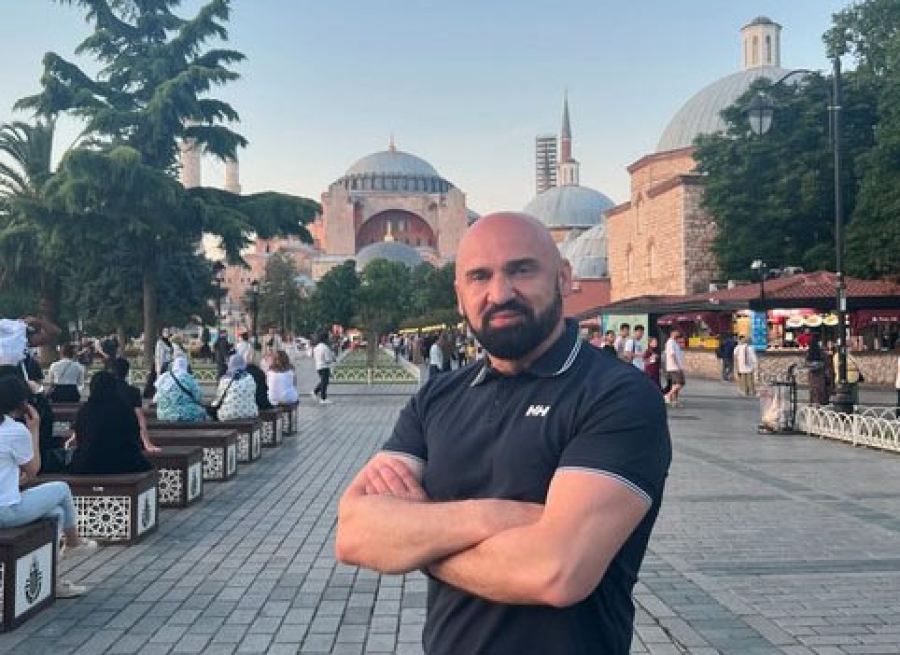 RAMO ISAK IZ ISTANBULA UZBURKAO JAVNOST: 'Iza mene stoje institucije i ...