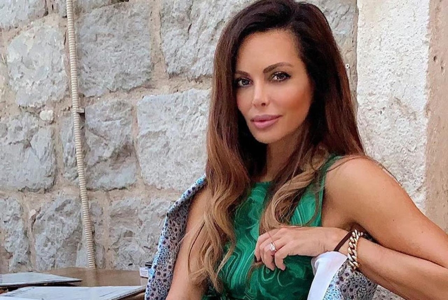 'KAO DA IMA 20 GODINA': Atraktivna Nikolina Pišek skinula se u kupaći i ...
