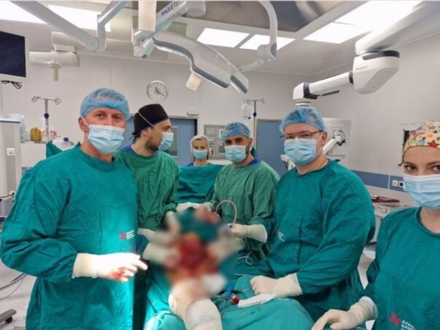 NA UKC RS IZVEDENE DVIJE SLOŽENE OPERACIJE: Hirurzi otklonili tumor ...