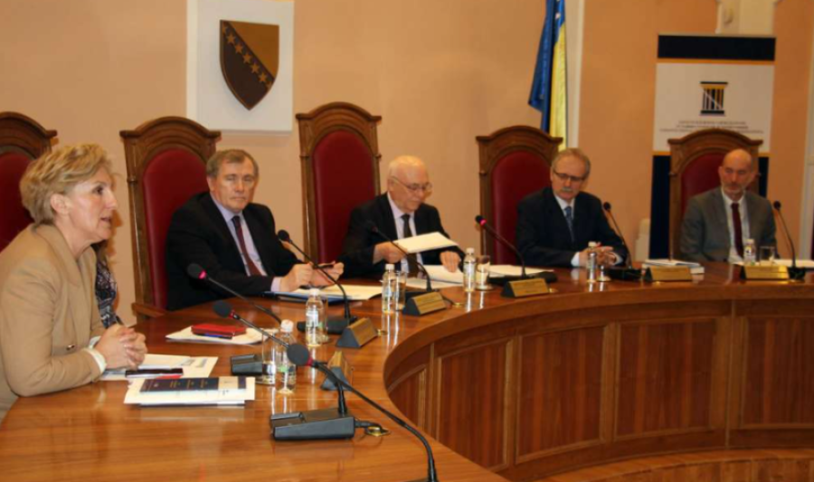USVOJEN ZVIZDIĆEV ZAHTJEV: Ustavni sud BiH privremeno stavio van snage ...