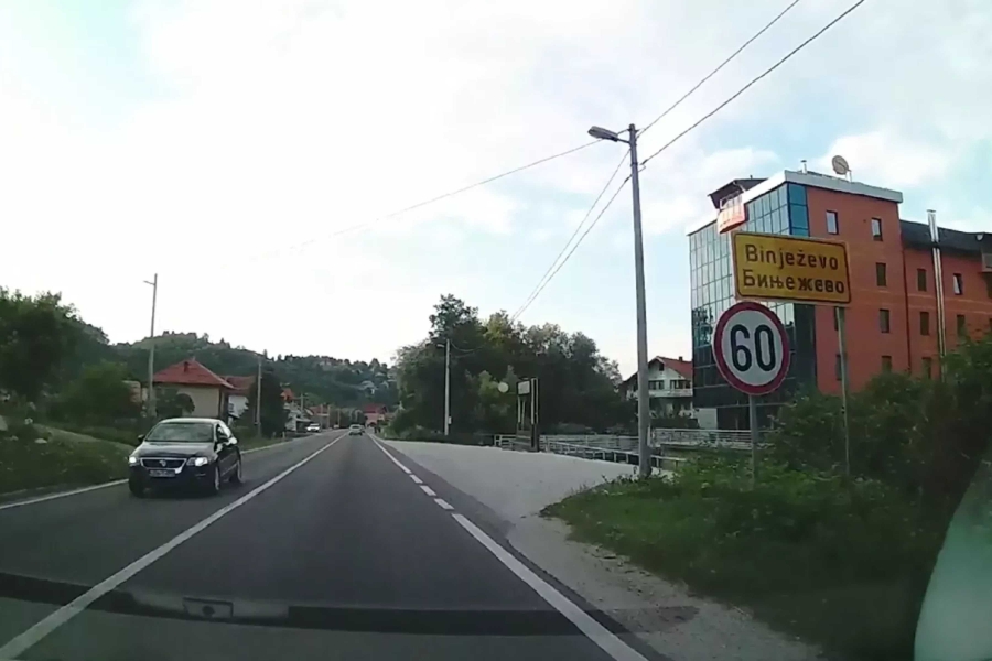 NESREĆA KOD SARAJEVA: Sudar tri vozila u Binježevu, tri osobe povrijeđene | Slobodna Bosna