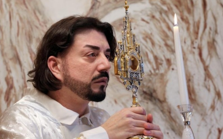 SJEĆATE LI SE KONTROVERZNOG HRVATSKOG SVEĆENIKA: Zlatko Sudac godinama ...