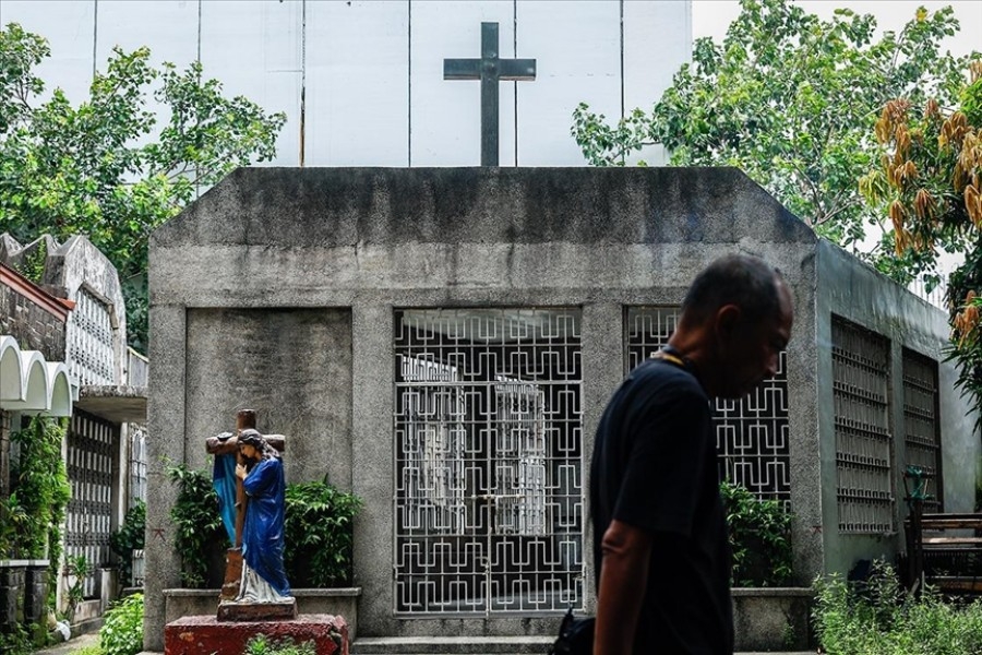 ŽIVOT MEĐU MRTVIMA: Groblje u Manilli dom za 6.000 Filipinaca ...