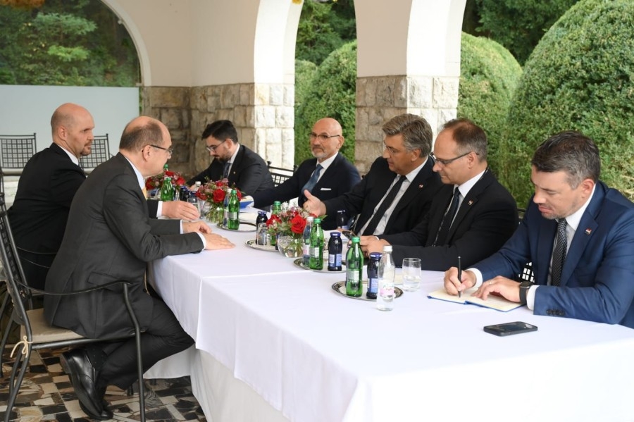 PREMIJER HRVATSKE NA SASTANKU BEZ BH. ZVANIČNIKA: Plenković razgovarao ... PREMIJER HRVATSKE NA SASTANKU BEZ BH. ZVANIČNIKA: Plenković razgovarao ...