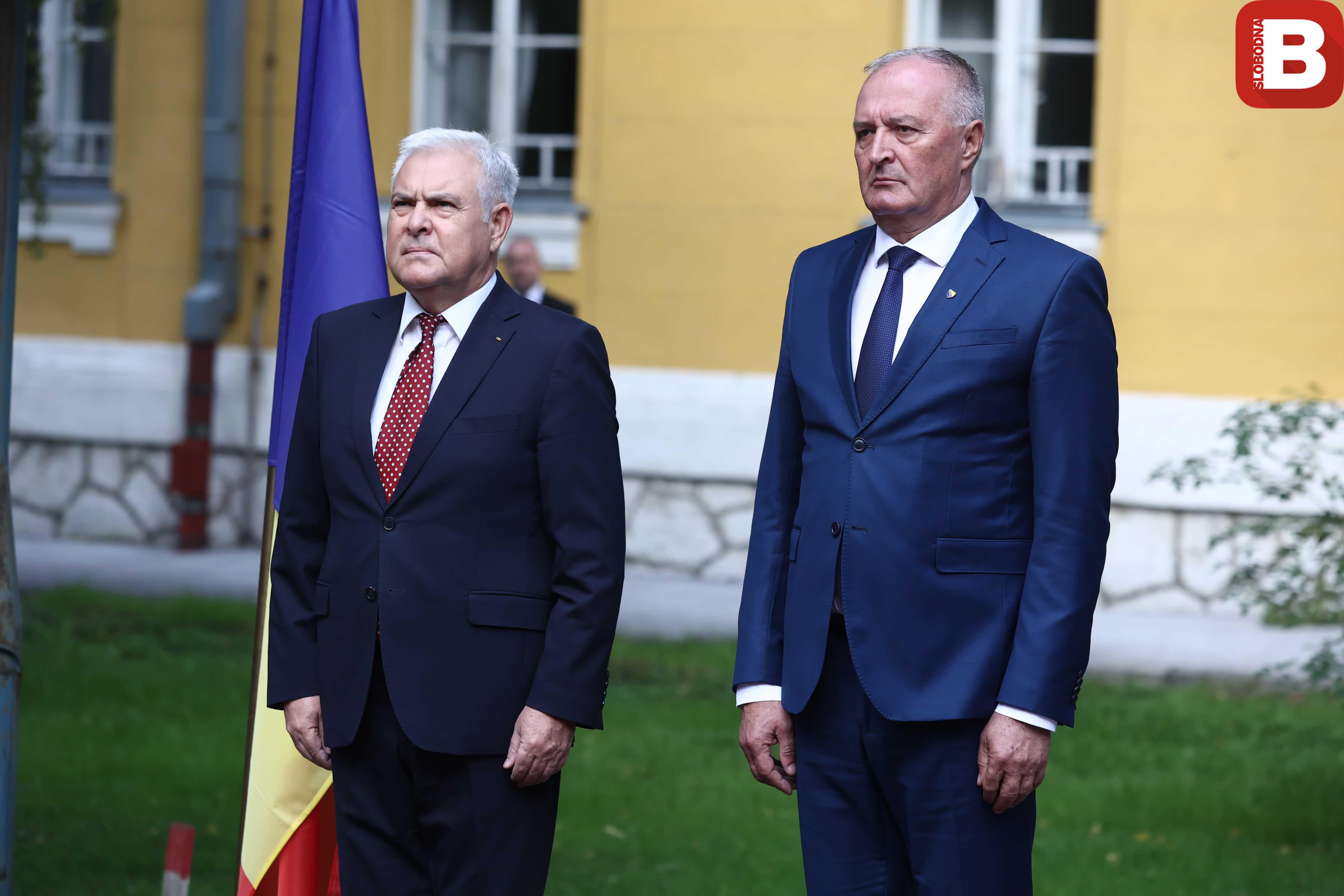 'SB' NA LICU MJESTA: U BiH stigao ministar odbrane Rumunije, ali i prvi ...