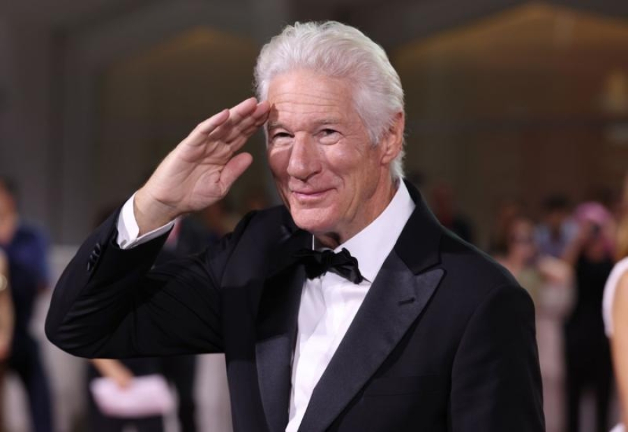 RICHARD GERE ĆE SA PORODICOM NAPUSTITI SAD: Par će već za Dan ...