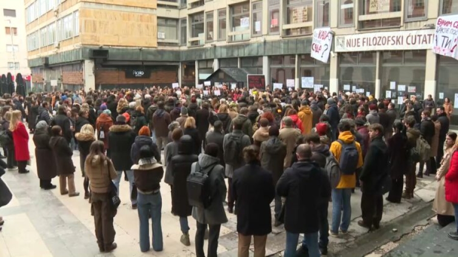 BURNO U SRBIJI: Studenti blokirali desetine fakulteta | Slobodna Bosna