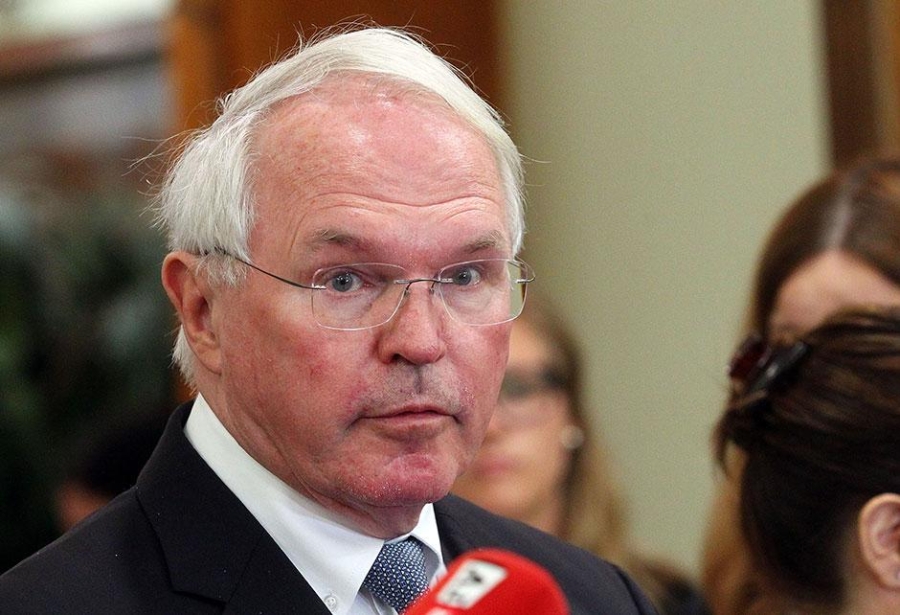 AMERIČKI AMBASADOR U SRBIJI CHRISTOPHER HILL PRVI PUT PROTIV VUČIĆA: ' Profit NIS-a otišao u ...