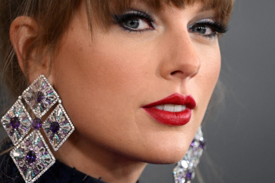 GLUMAC I REDITELJ OPTUŽUJE: Kako je Taylor Swift uvučena u tužbu ...