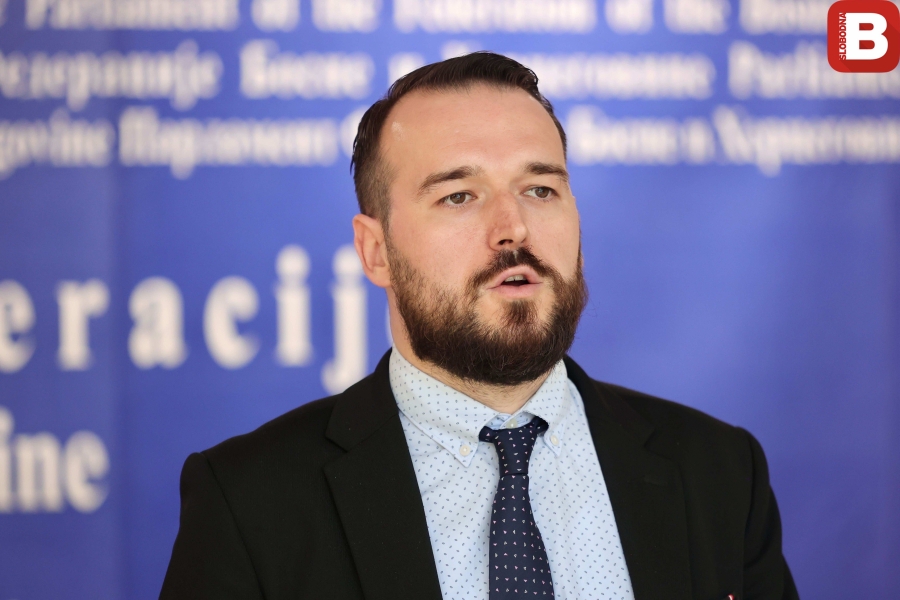 ČAVALIĆ UPOZORAVA: 'Ko nije sposoban, u mogućnosti, konkurentan da bude ...