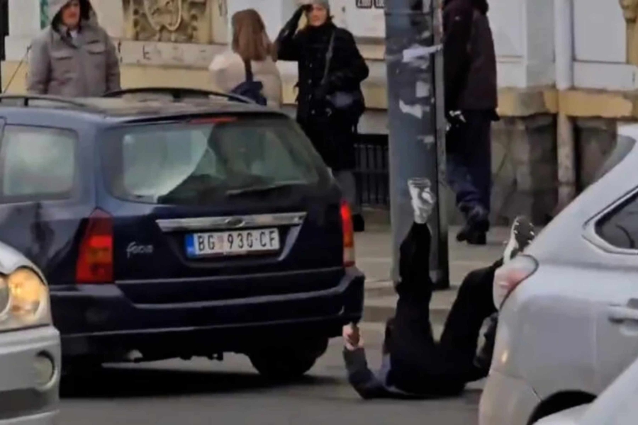 OTKRIVEN IDENTITET VOZAČA KOJI JE NAMJERNO UDARIO DJEVOJKU: Pogledajte novi snimak iz drugog ...