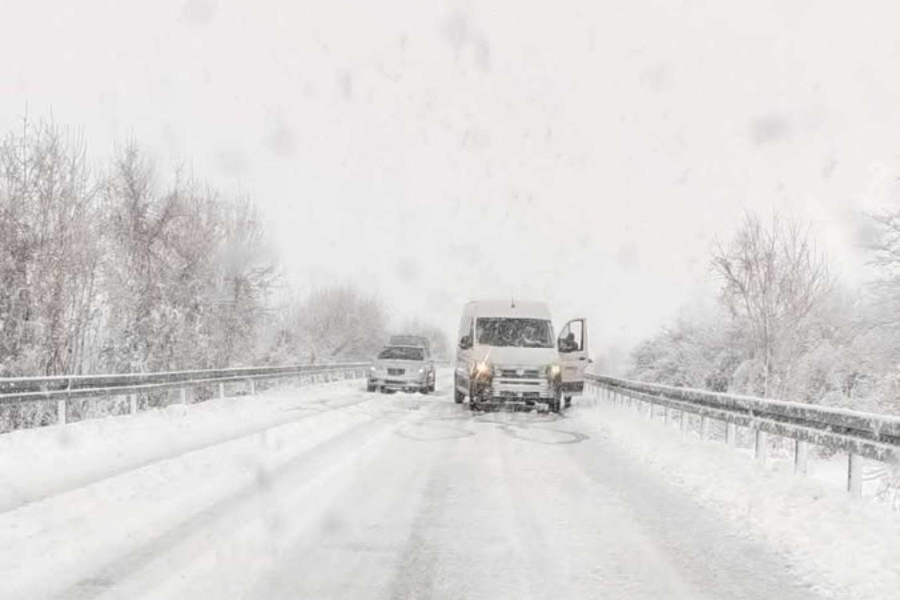 SNIJEG PONOVO PADA U NAŠOJ ZEMLJI: Već je napravio velike probleme u ...