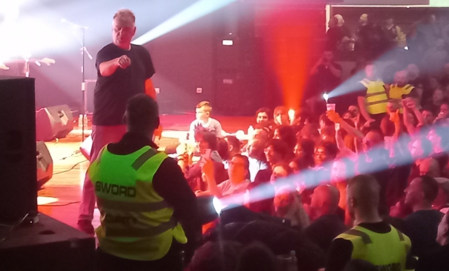 'SB' NA ROĐENDANSKOM KONCERTU 'PARTIBREJKERSA' U 'DOMU MLADIH' U ...