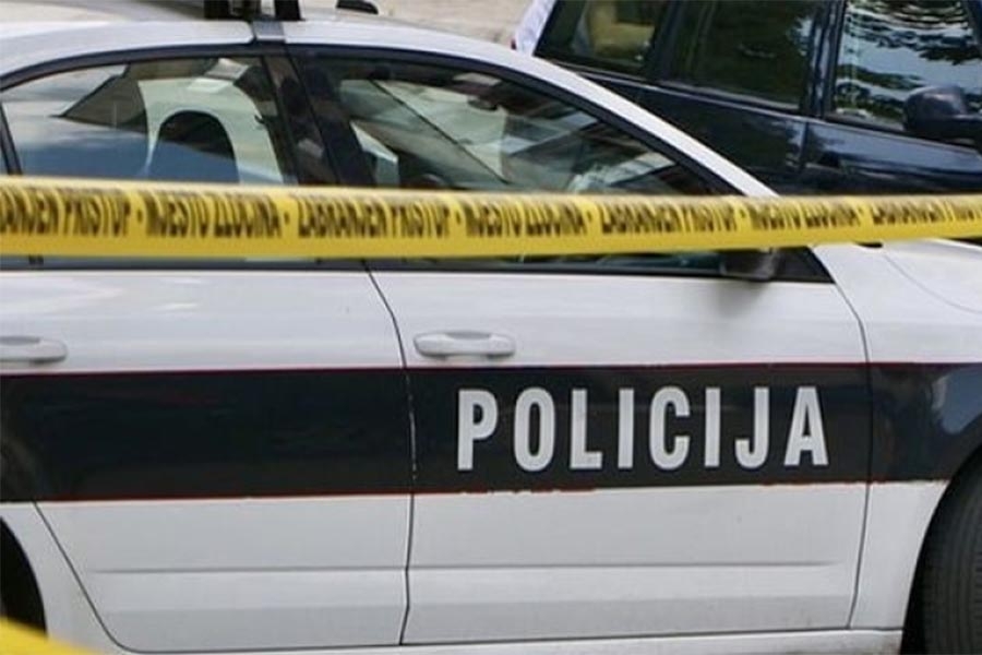 NOVI DETALJI PUCNJAVE U TEOČAKU: Napadač ranio policajca pa pucao sebi u glavu, bore mu se za ...