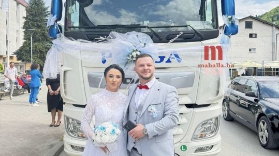 LJUBAV NA TOČKOVIMA: Mladoženja po mladu stigao u okićenom šleperu, Fojnica u čudu gledala ...