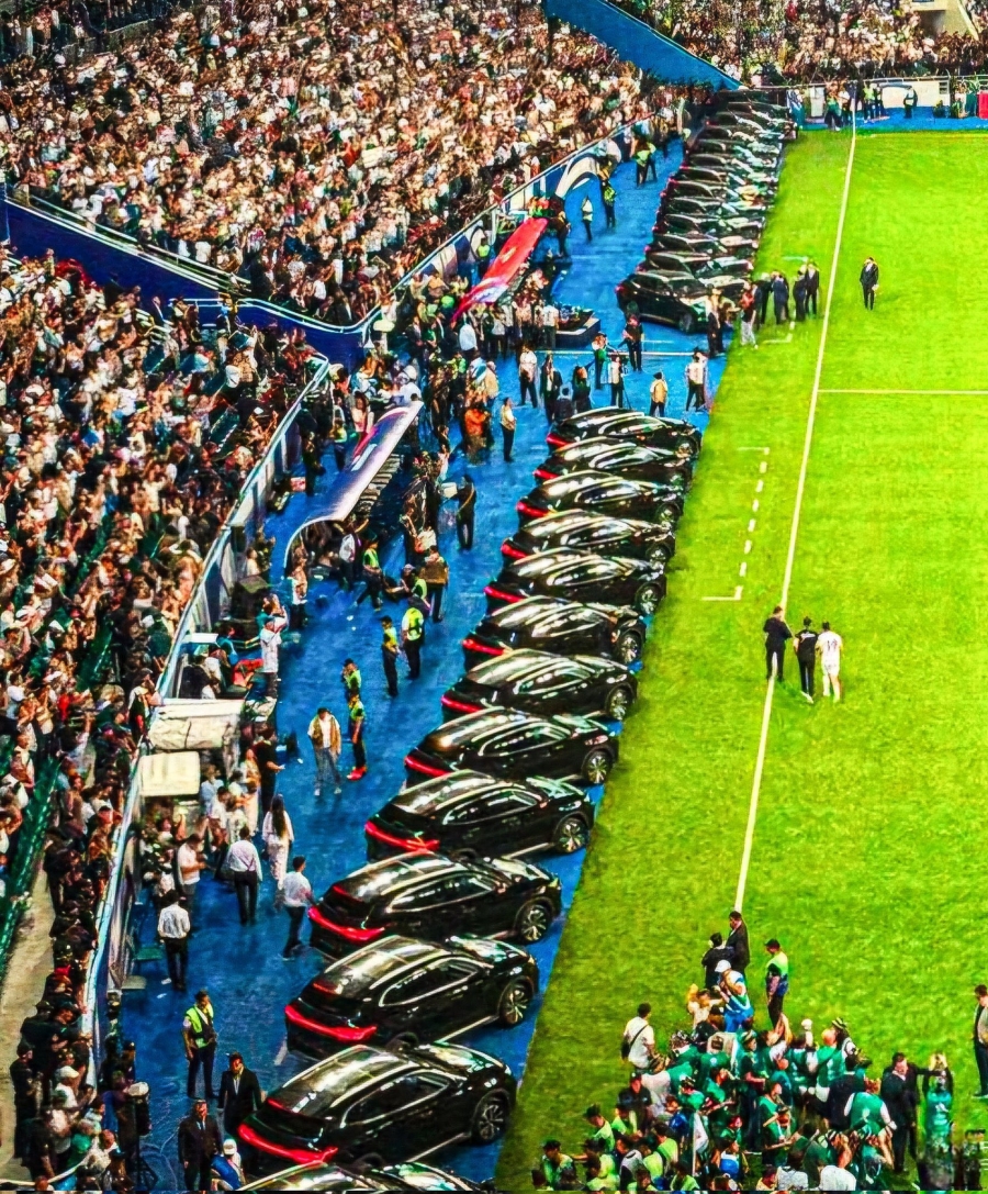 PO NAREDBI PREDSJEDNIKA: Ovo je poklon koji su fudbaleri Uzbekistana dobili za plasman na ...