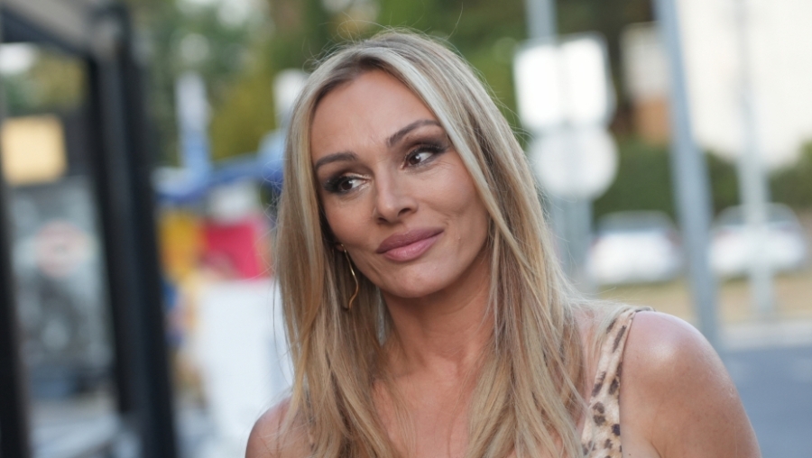 KO BI REKAO DA JOJ JE 50 GODINA: Anabela Atijas oduševila besprijekornom figurom u bikiniju ...