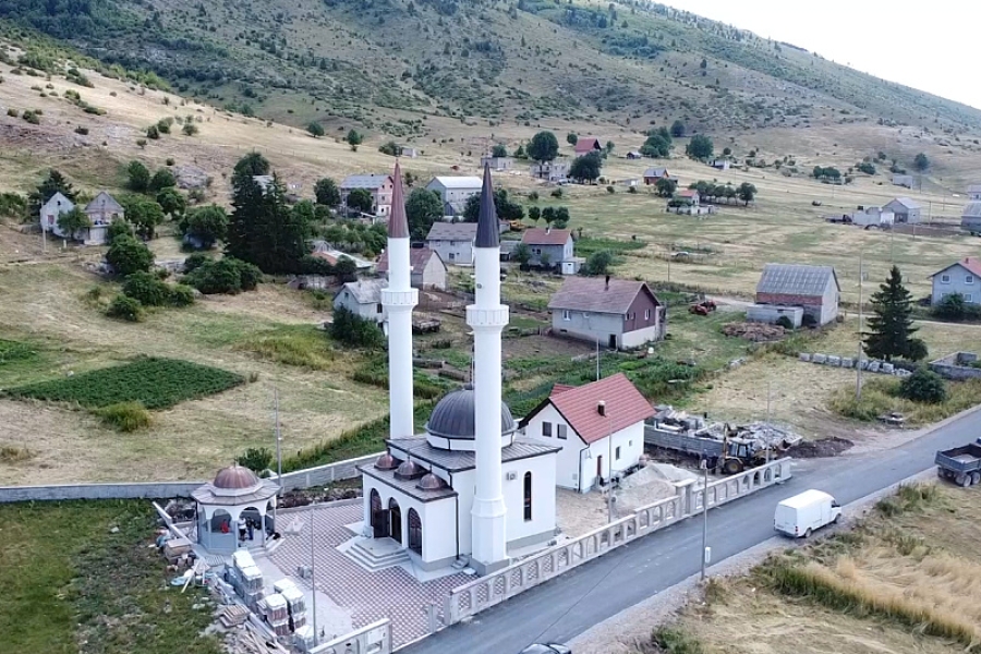 SIMBOL VJERE I POSTOJANJA: Nakon 85 godina ponovo izgrađena džamija na ...