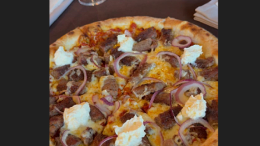 APSOLUTNI HIT NA INTERNETU: Pizza sa ćevapima, služi se u ovom ...