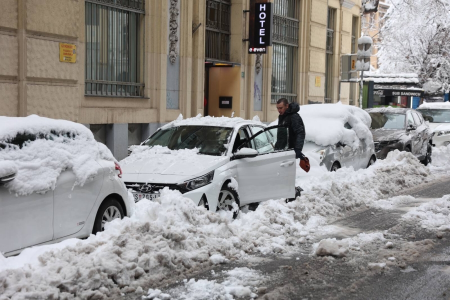 VEĆINA VOZAČA TO RADI: Trebate li zimi zagrijati motor prije kretanja ...